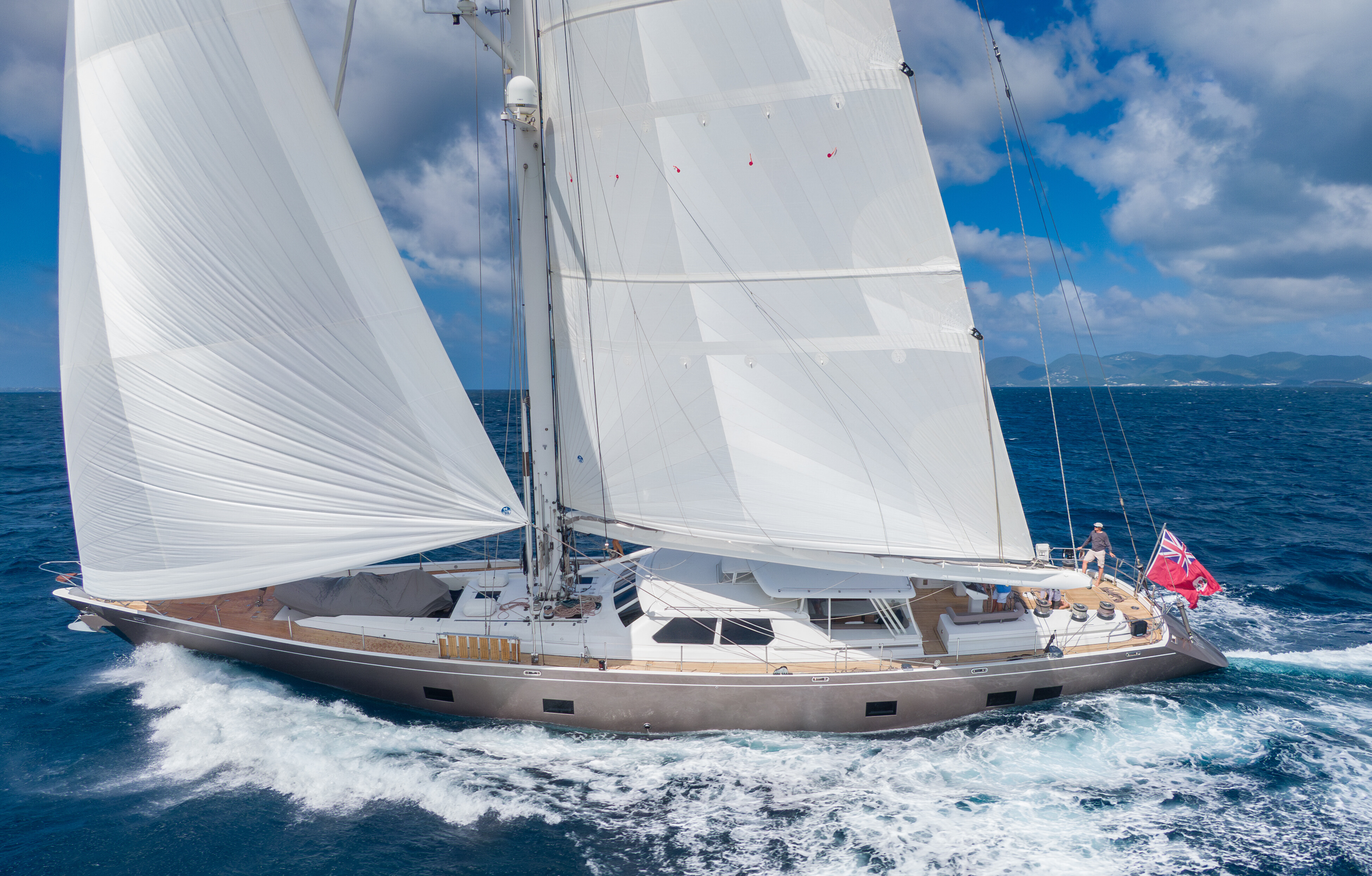 VAGABOND Yacht Fraser